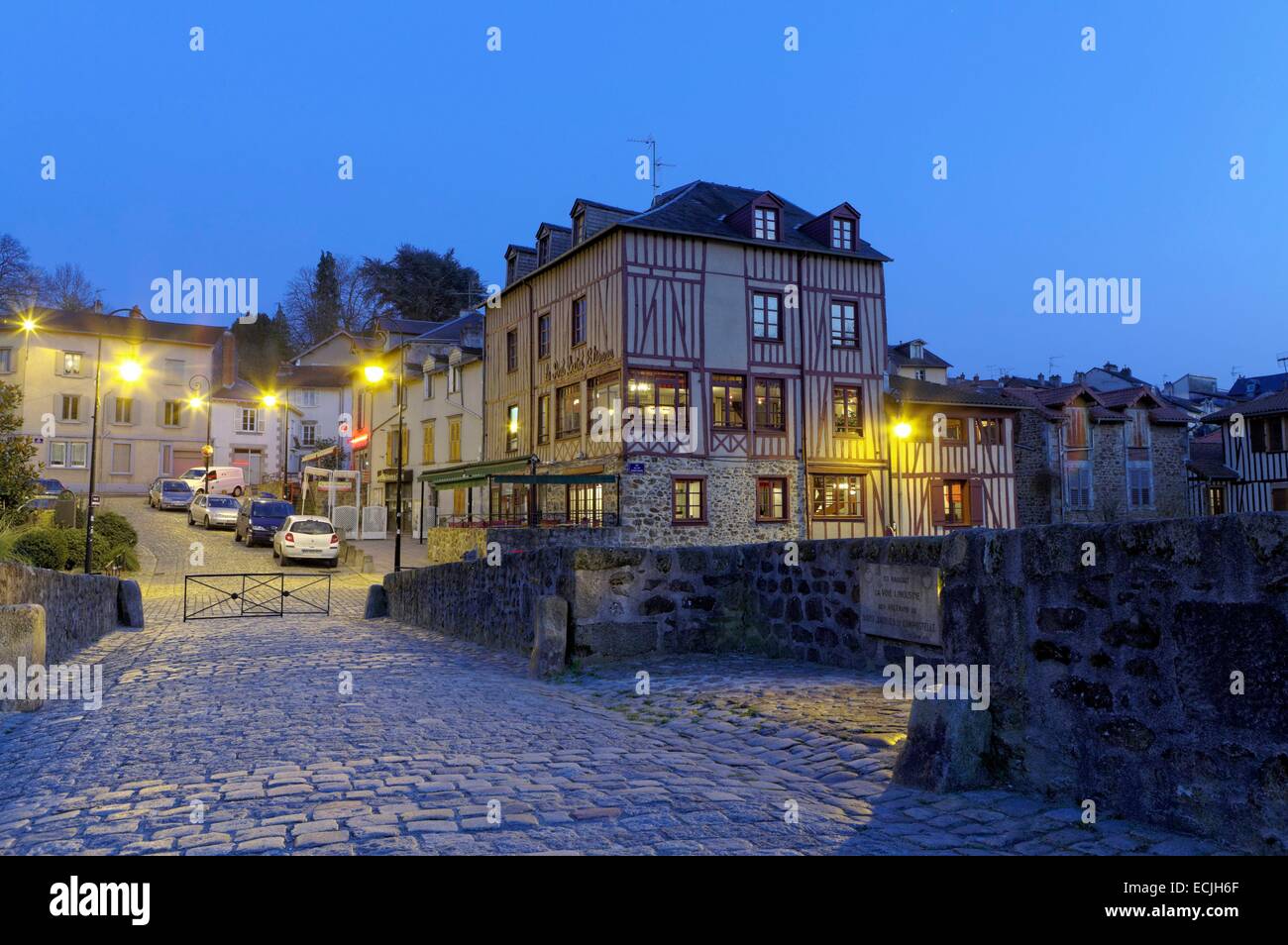 France, Haute Vienne, Limoges, medieval bridge and cathedral of Saint ...