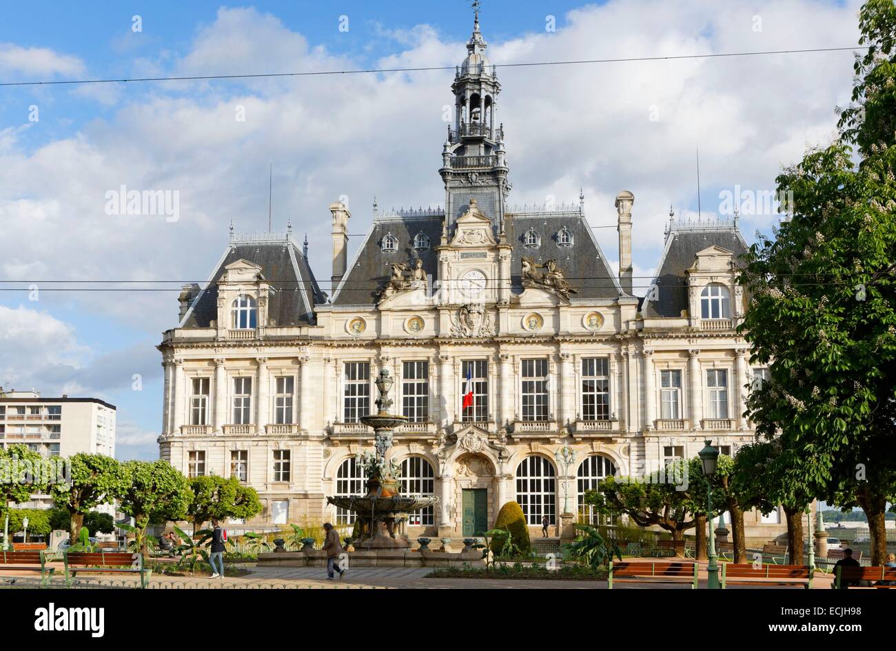 France, Haute Vienne, Limoges, town hall and fountain Stock Photo - Alamy
