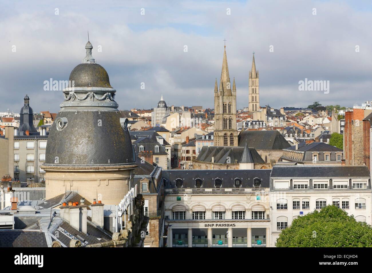 France, Haute Vienne, Limoges, churchs of Saint Pierre and Saint Michel ...