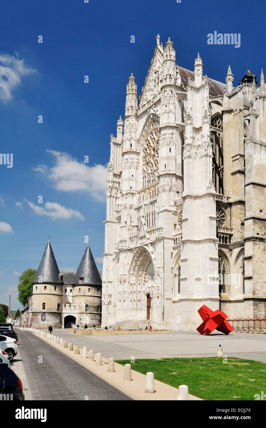 Beauvais cathedral facade hi-res stock photography and images - Alamy