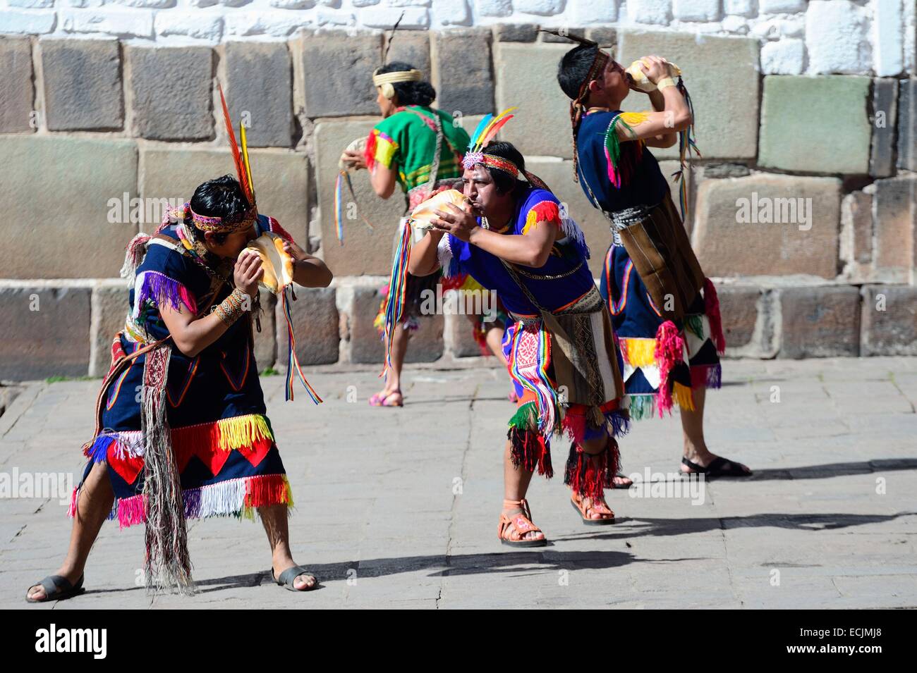 Native american sun dance hi-res stock photography and images - Alamy