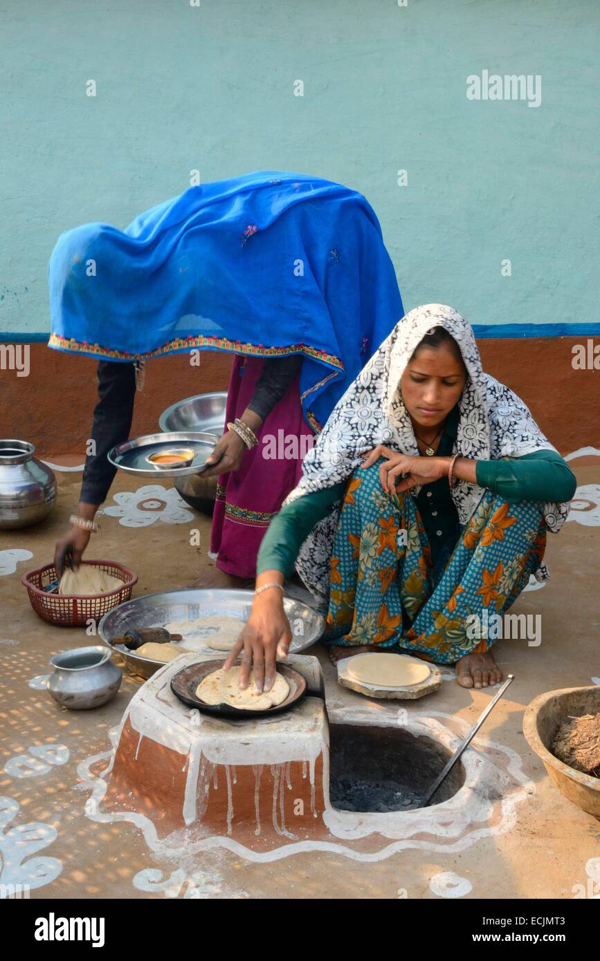 With chapatis hi-res stock photography and images - Alamy