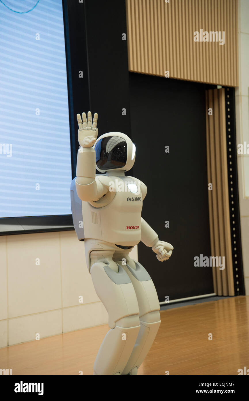 The robot Asimo performing at a meet and greet session at Honda HQ ...