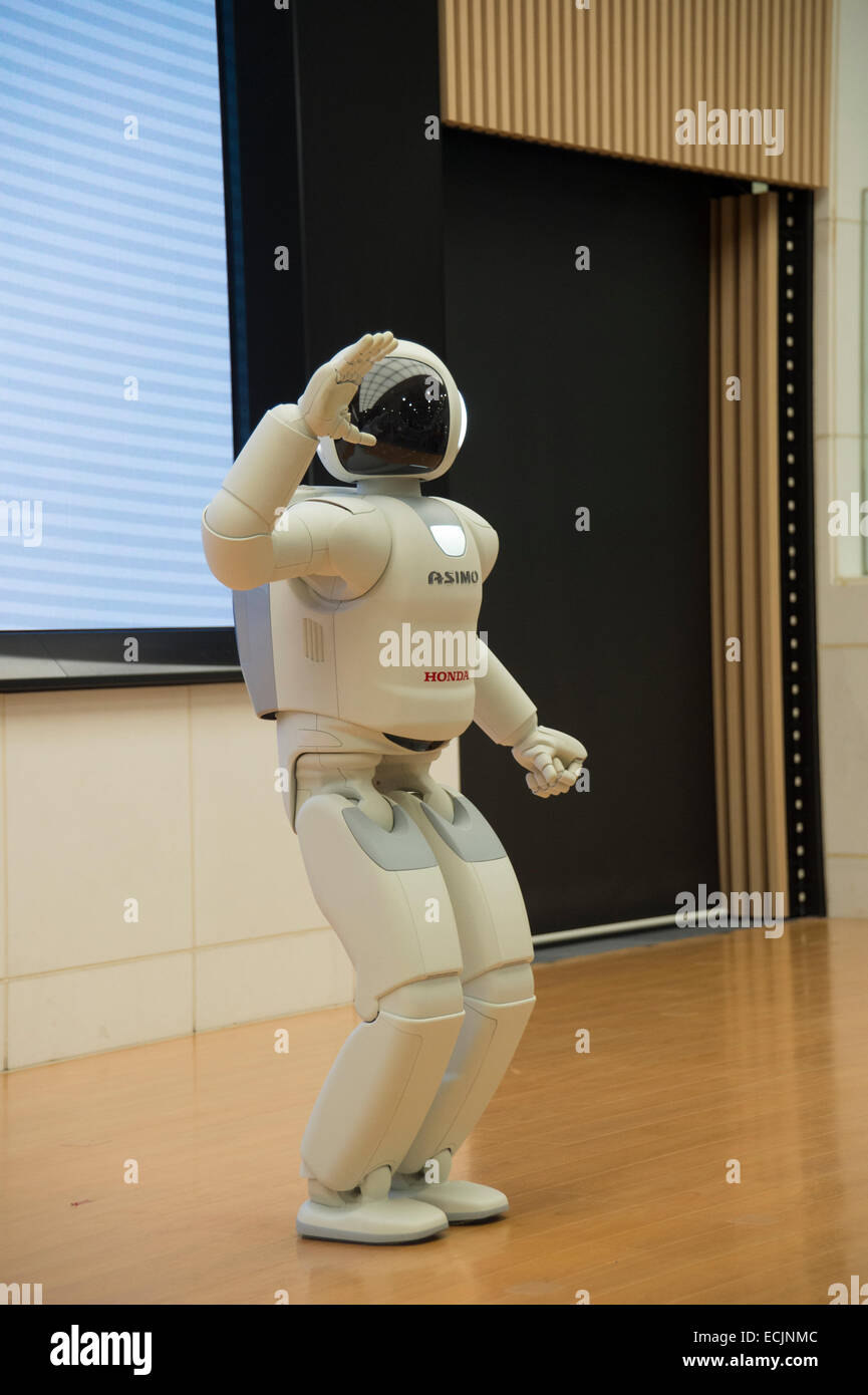 Walking robot asimo hi-res stock photography and images - Alamy