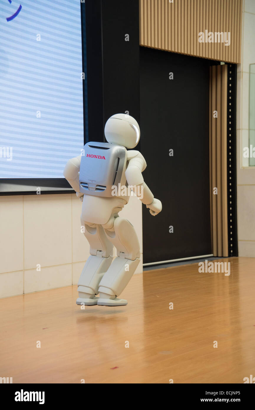 The robot Asimo performing at a meet and greet session at Honda HQ ...