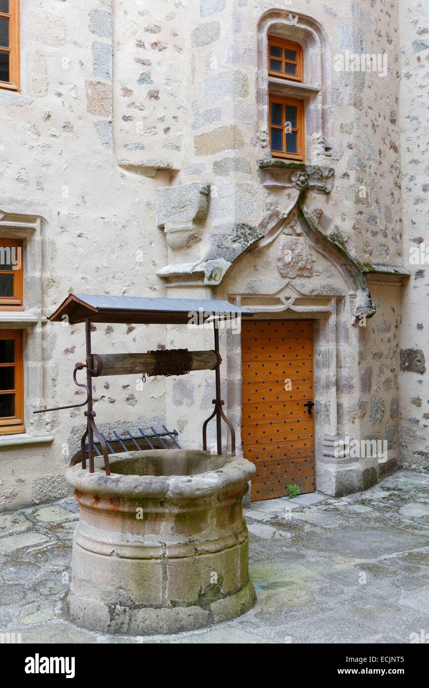 Well pit types hi-res stock photography and images - Alamy