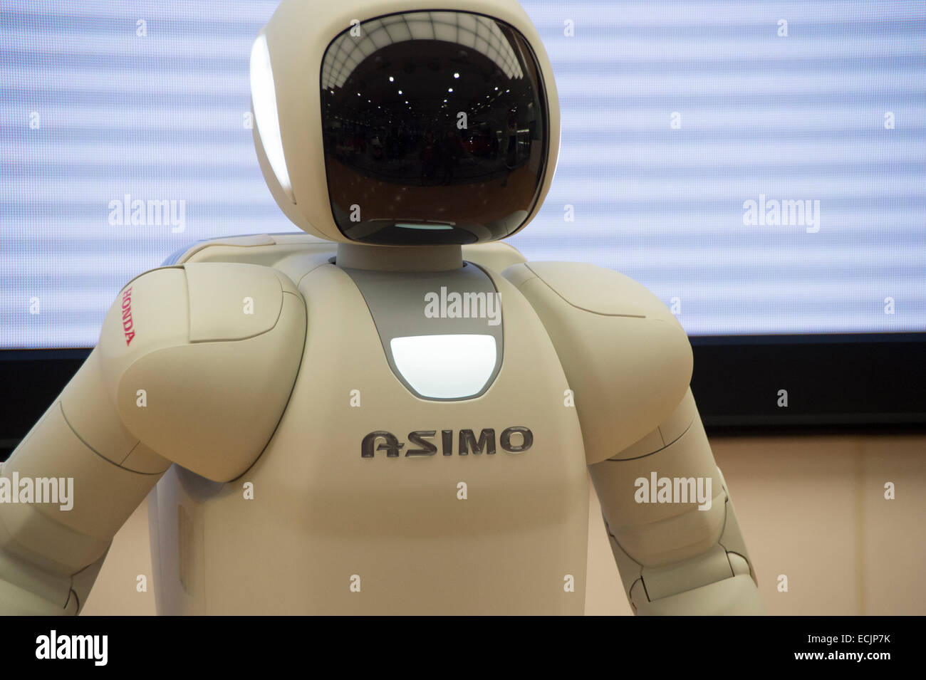 The robot Asimo performing at a meet and greet session at Honda HQ ...