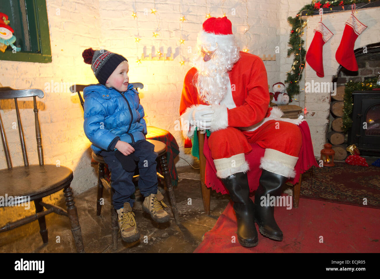 Santa's grotto uk hi-res stock photography and images - Alamy