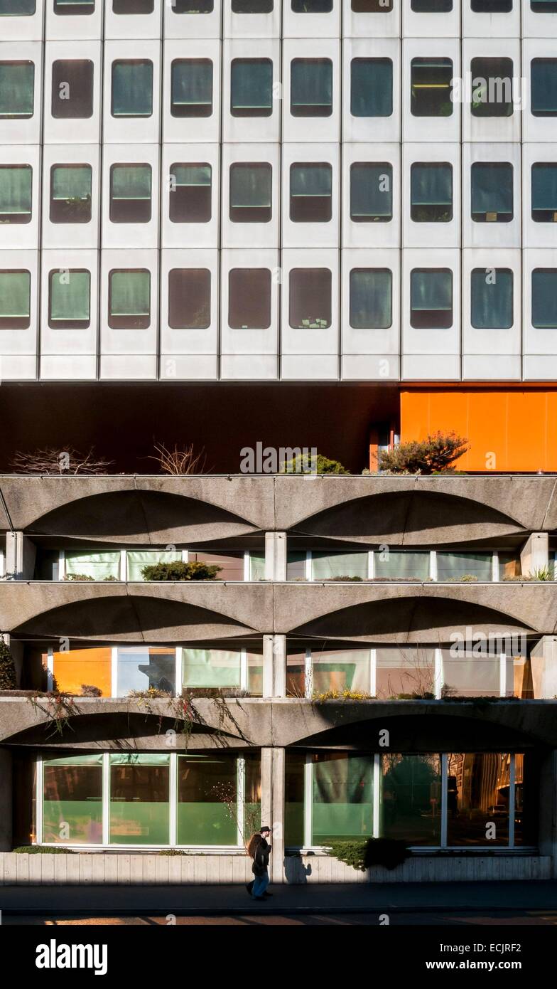 Switzerland, Canton of Vaud, Lausanne, Geneva Avenue office building ...