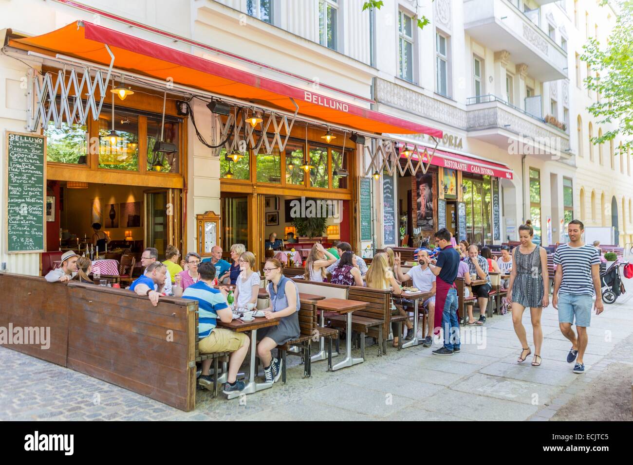 Germany, Berlin, East Berlin, Prenzlauner Berg district, cafe on ...