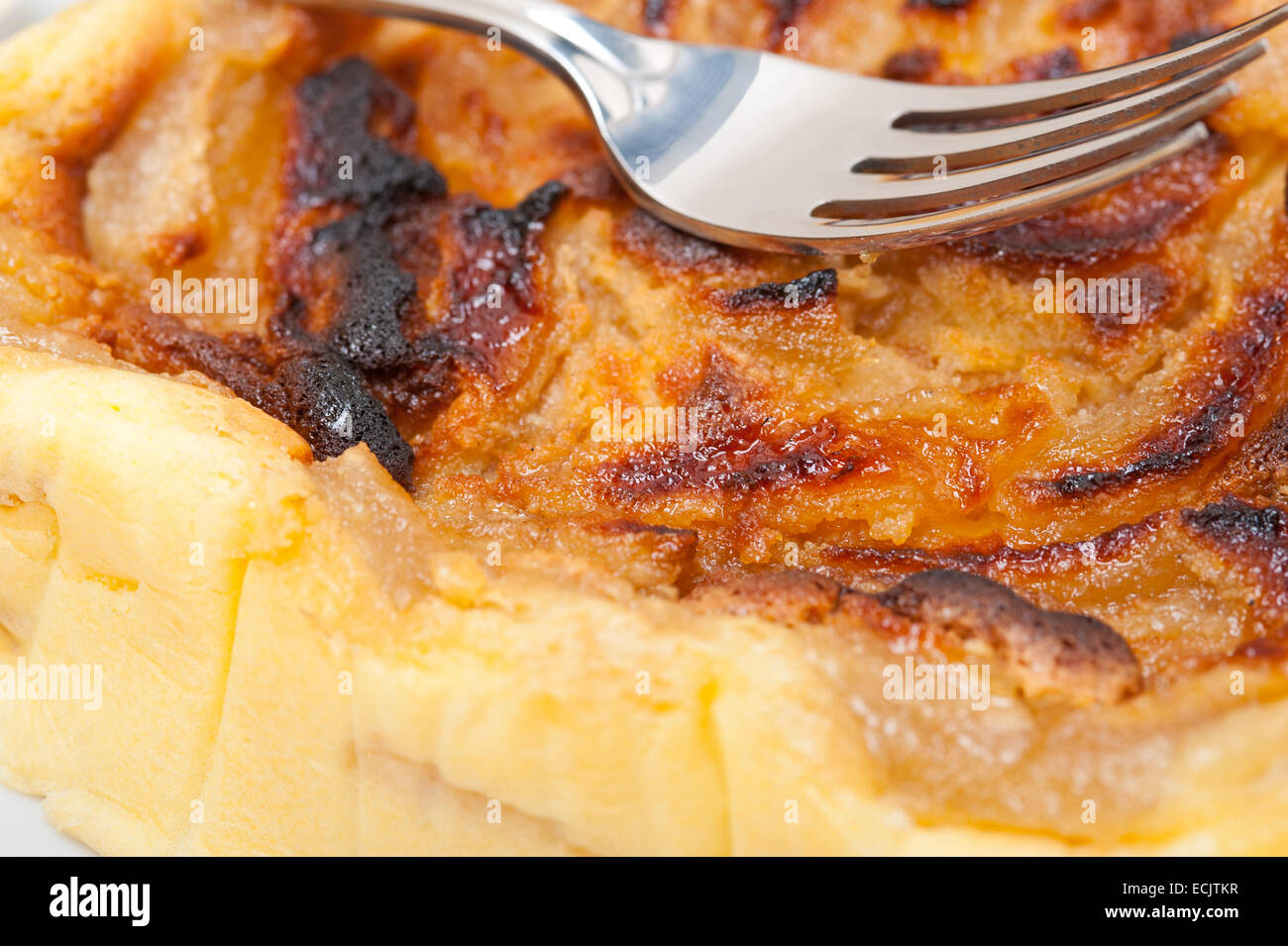 fresh baked homemade rustic pears pie macro closeup Stock Photo - Alamy