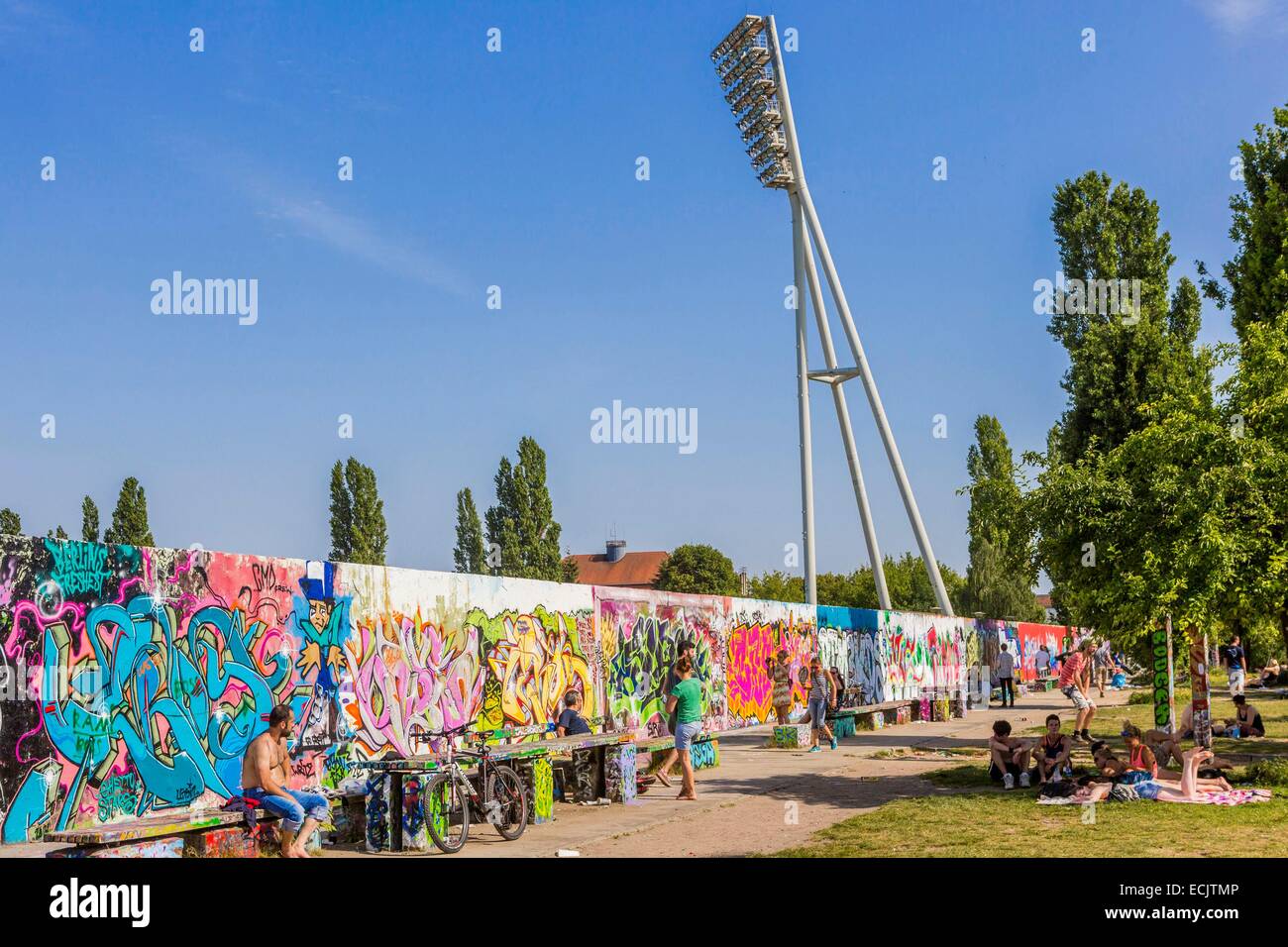 Berlin wall remnant hi-res stock photography and images - Alamy