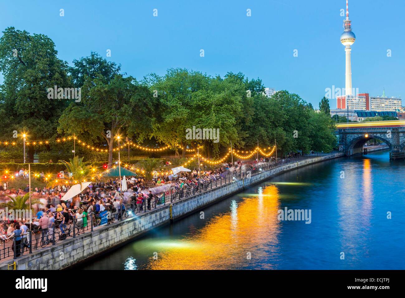 Berlin spree beach bar hi-res stock photography and images - Alamy