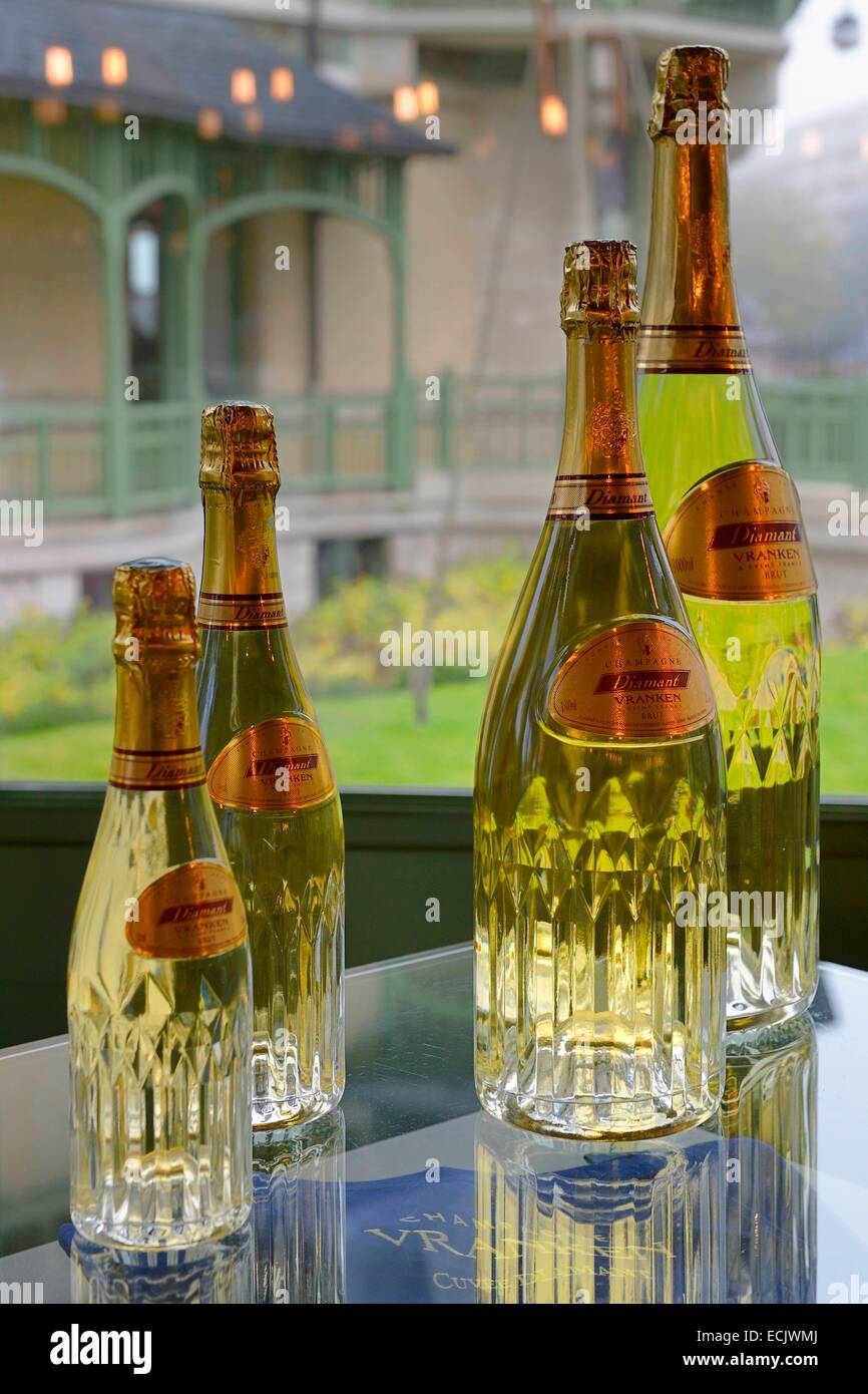 Champagne Diamond High Resolution Stock Photography and Images - Alamy