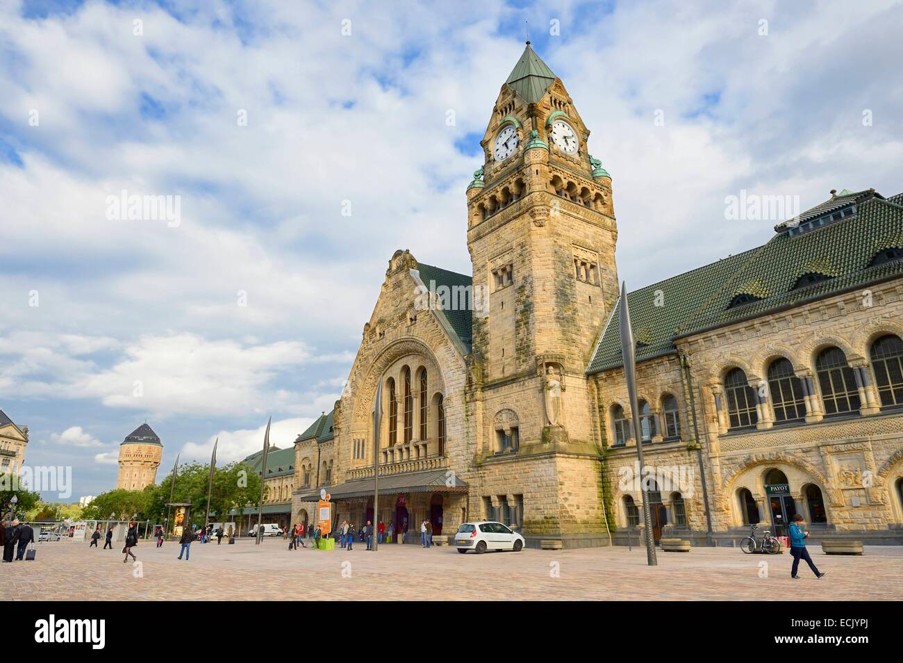 France, Moselle, Metz, Imperial district, railway station, built ...