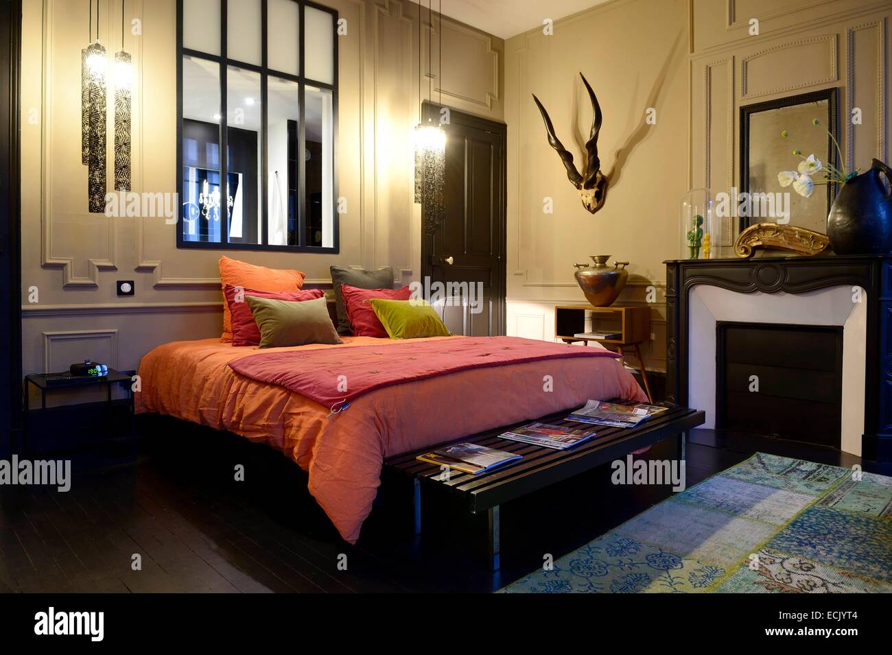 Guest horizontal hi-res stock photography and images - Alamy