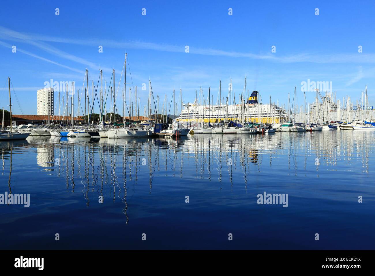 Toulon ferry hi-res stock photography and images - Alamy