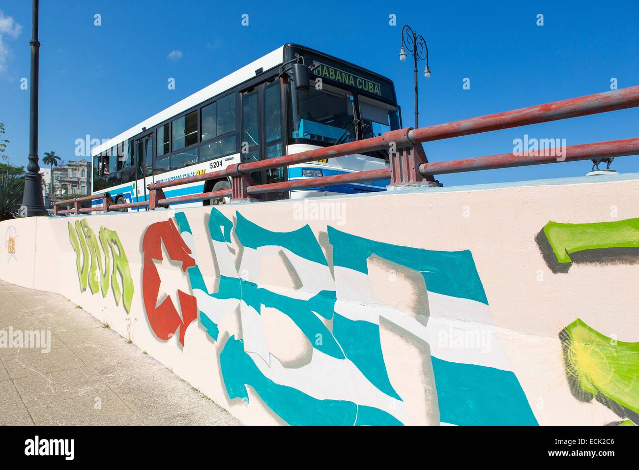 Cuban bus hi-res stock photography and images - Alamy