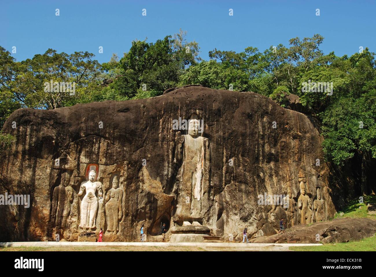 Sri Lanka, Ella, Dhowa rock Temple, carved rock Buddha Stock Photo - Alamy