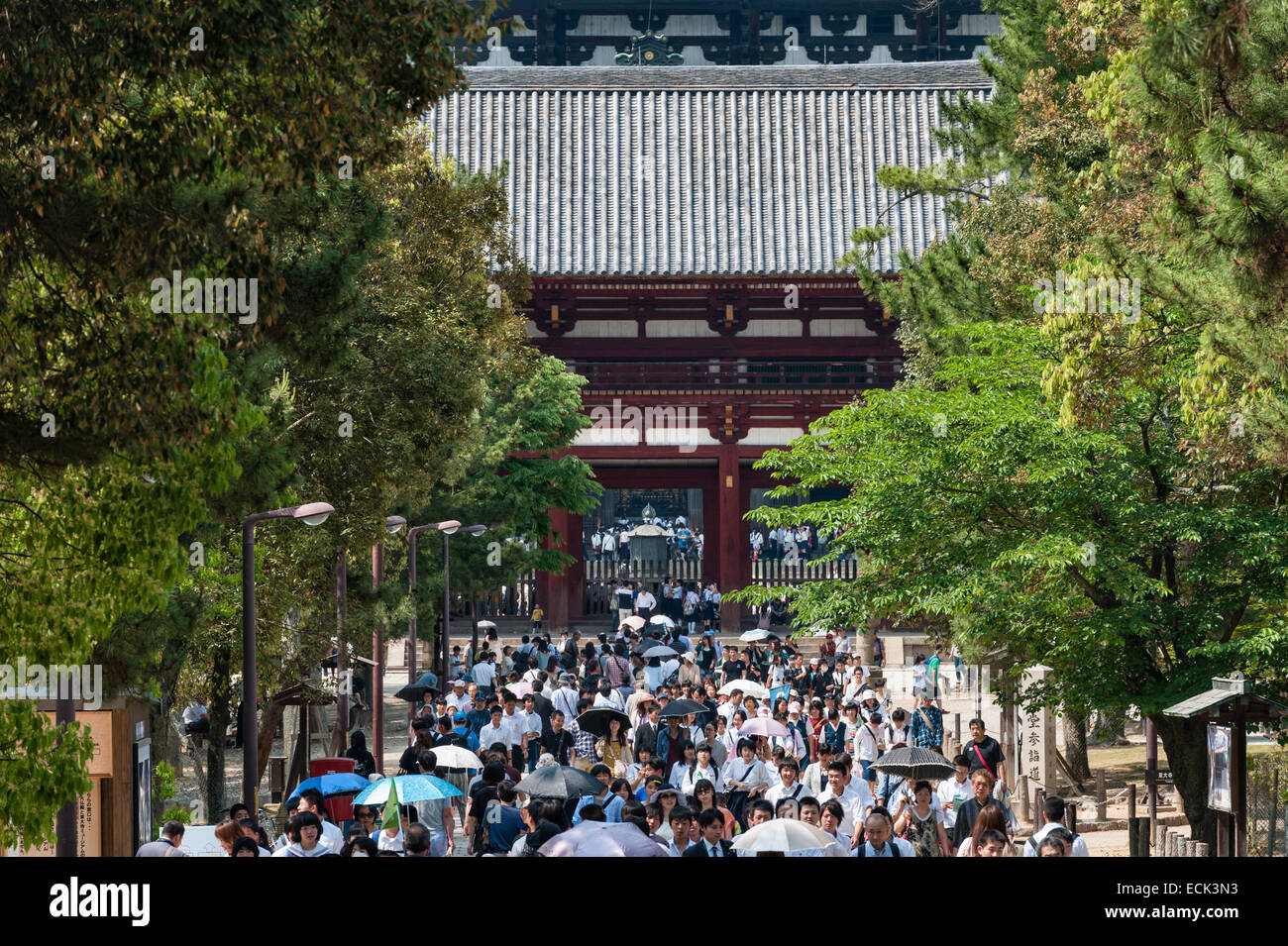 Nandaimon gate of todaiji hi-res stock photography and images - Alamy