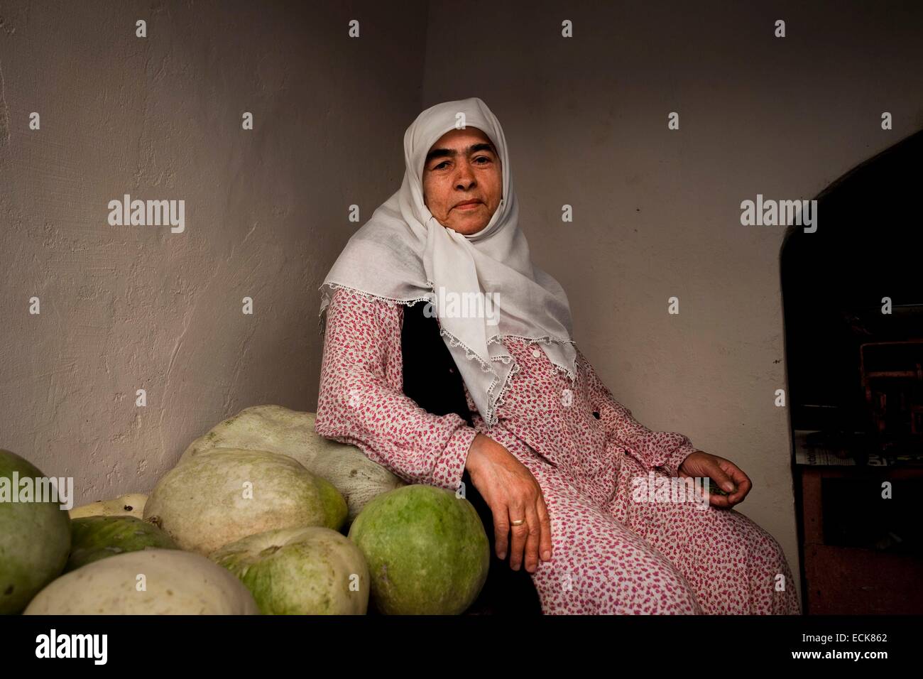 Middle eastern fruit hi-res stock photography and images - Alamy