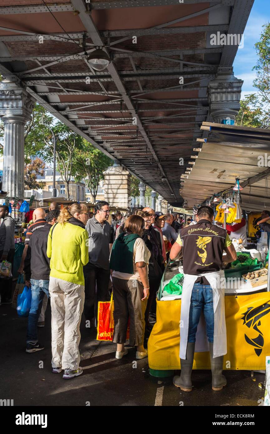 Barbes Market Paris Stock Photos & Barbes Market Paris Stock Images - Alamy