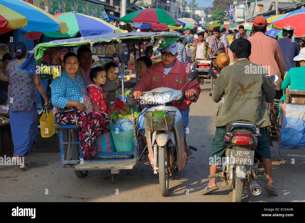 Myanmar (Burma), Kayin (Karen) State, Hpa-An, The market Stock Photo ...