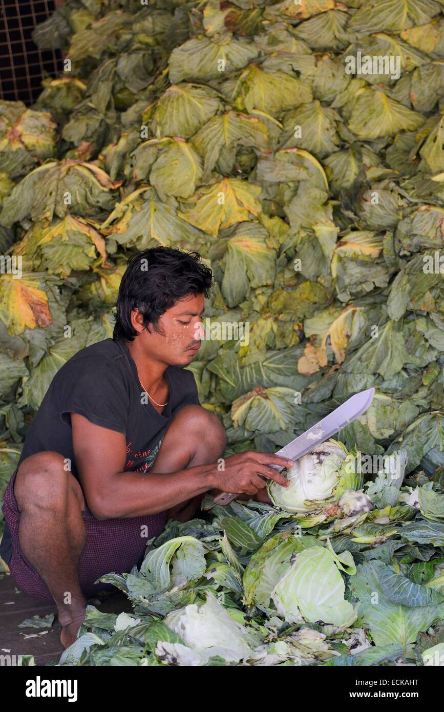 Myanmar (Burma), Kayin (Karen) State, Hpa-An, The market Stock Photo ...