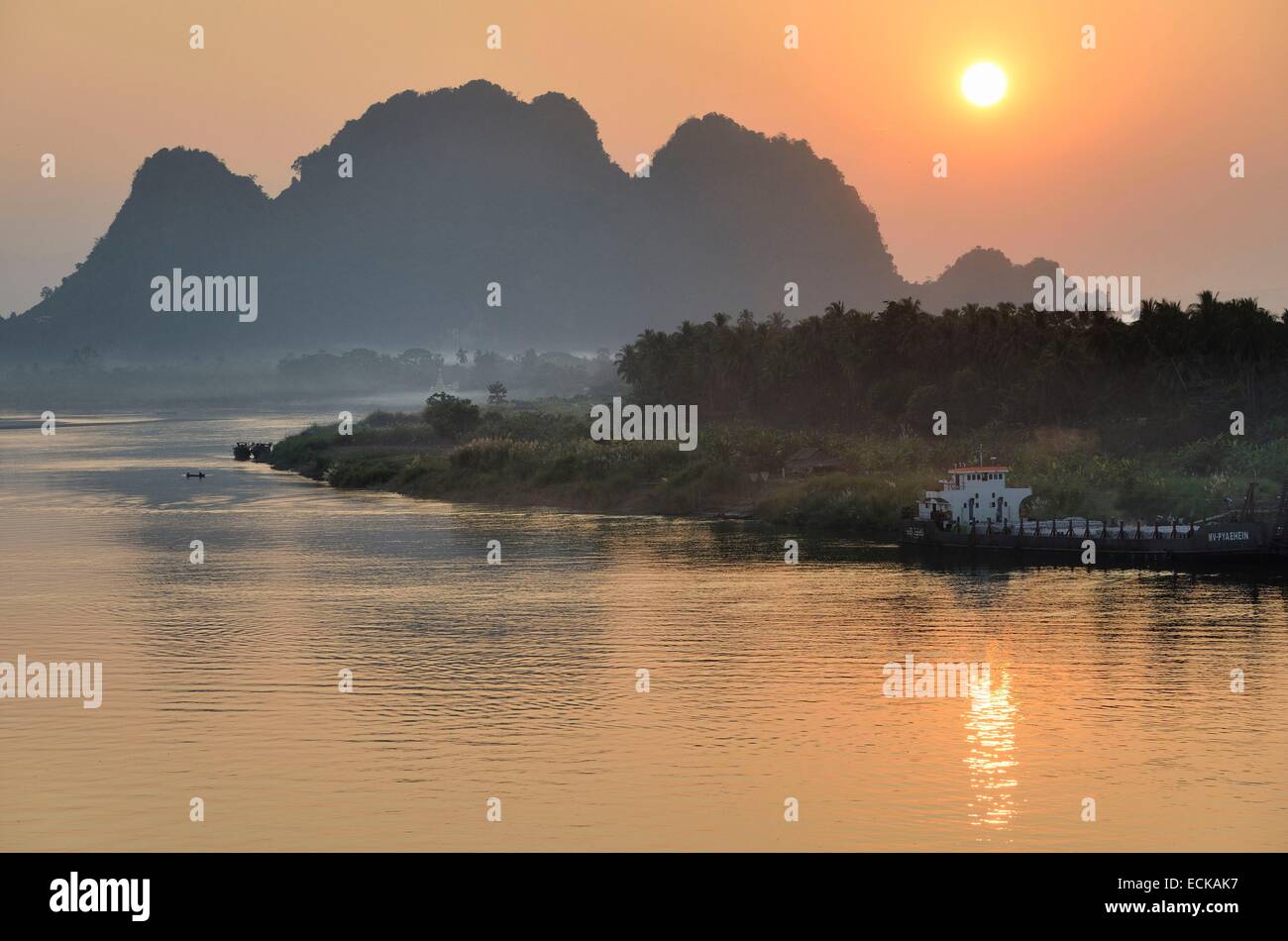 Myanmar (Burma), Kayin (Karen) State, Hpa-An surroundings, Sunset on ...