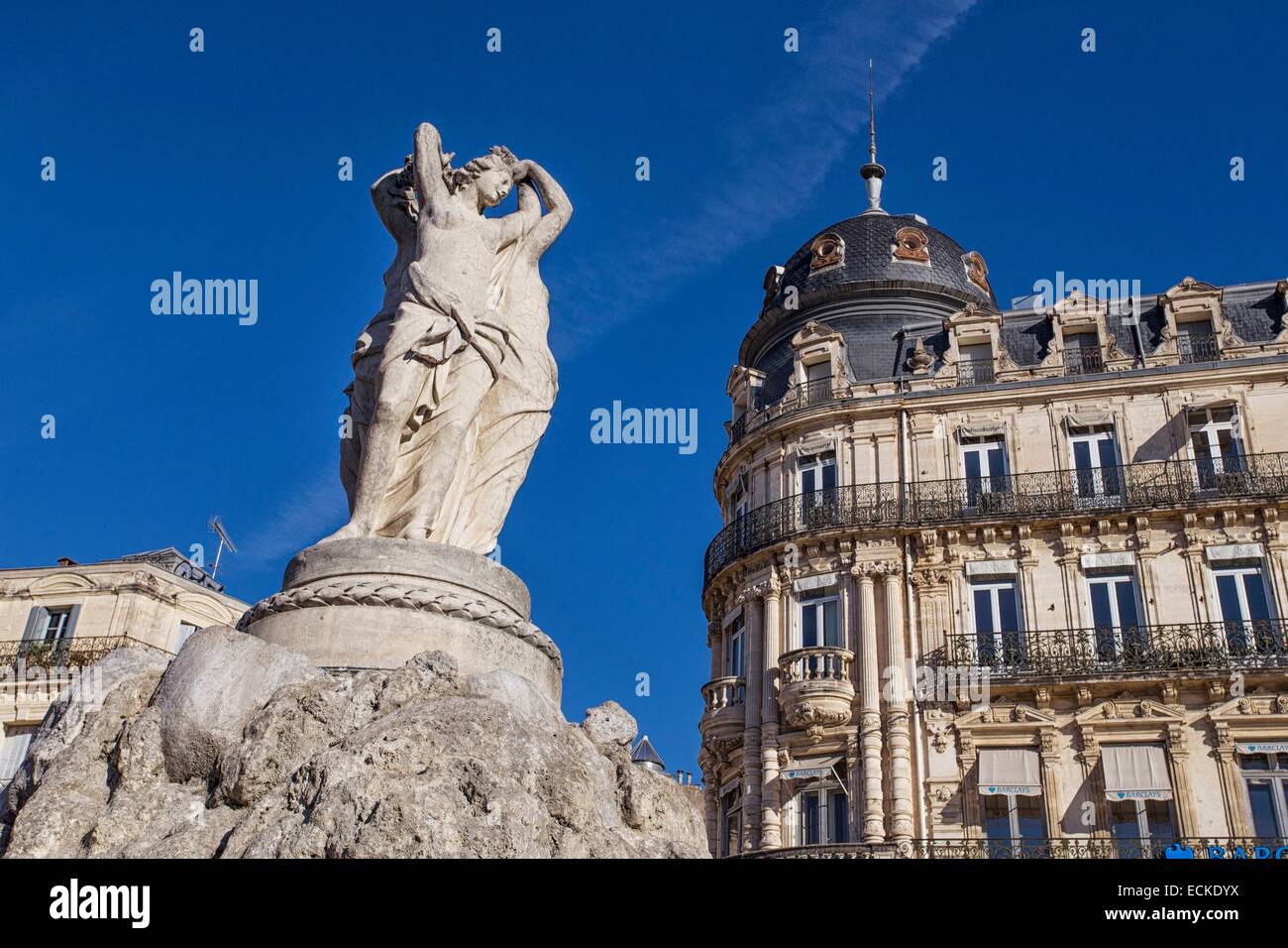 Three graces statue hi-res stock photography and images - Alamy
