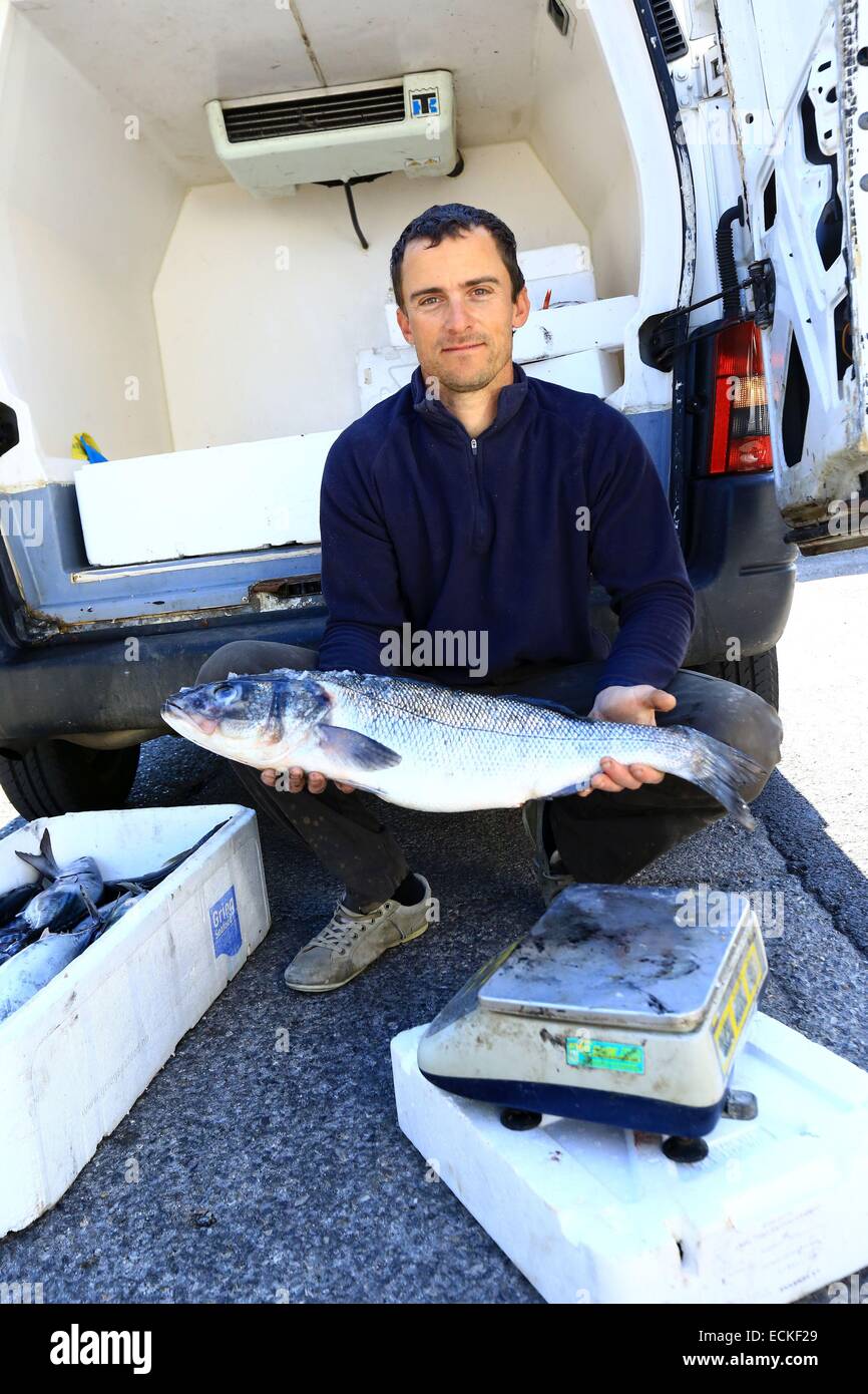 Truck scales hi-res stock photography and images - Alamy
