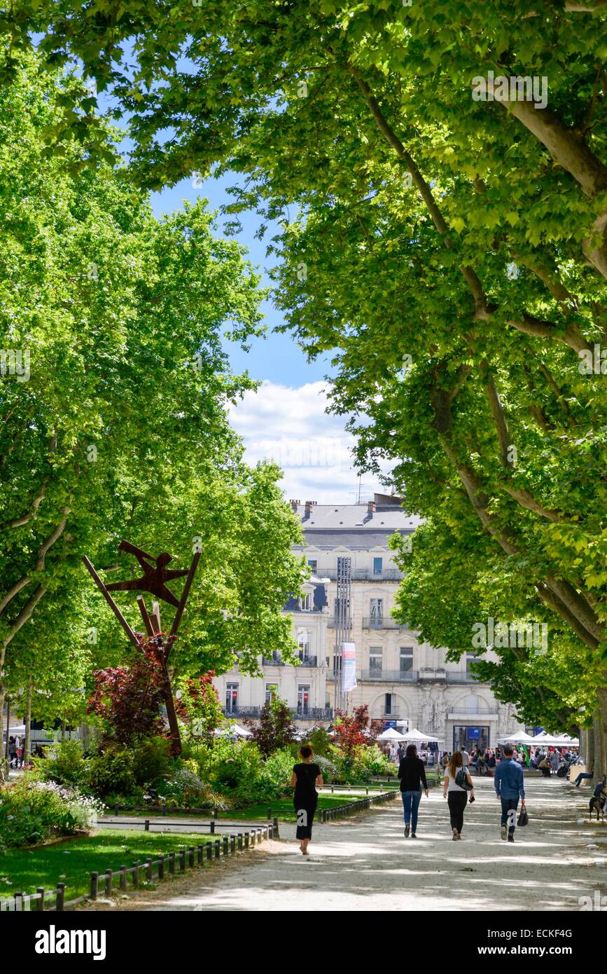 France, Herault, Montpellier, Esplanade Charles de Gaulle, walkers ...