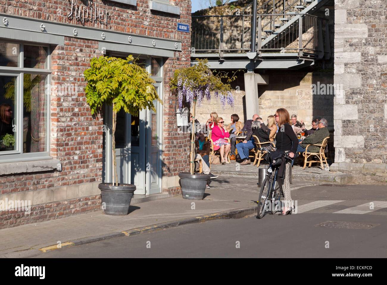 Door in the historic city hi-res stock photography and images - Alamy