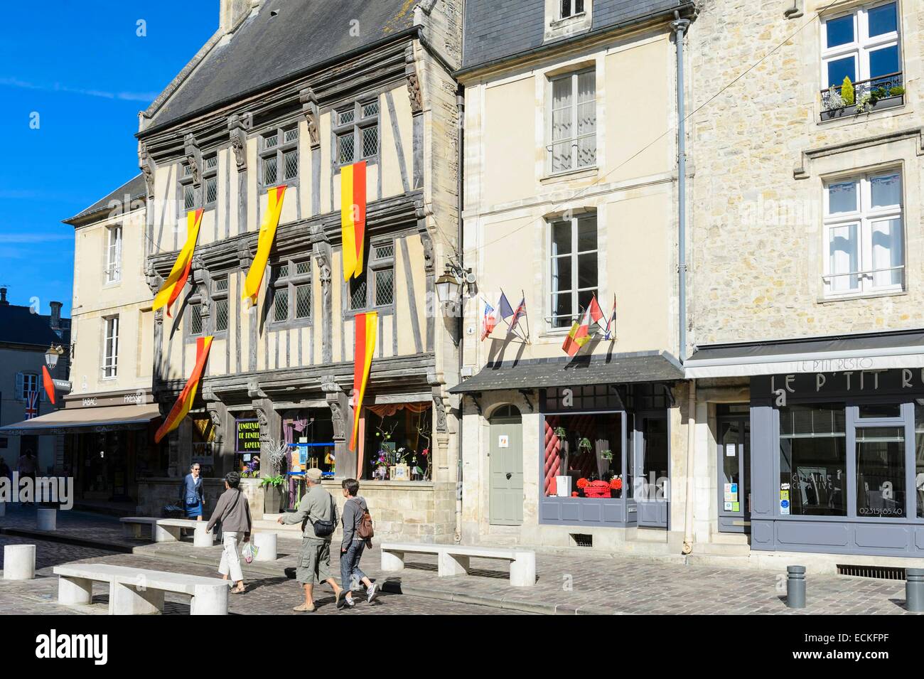 Bayeux lace hi-res stock photography and images - Alamy