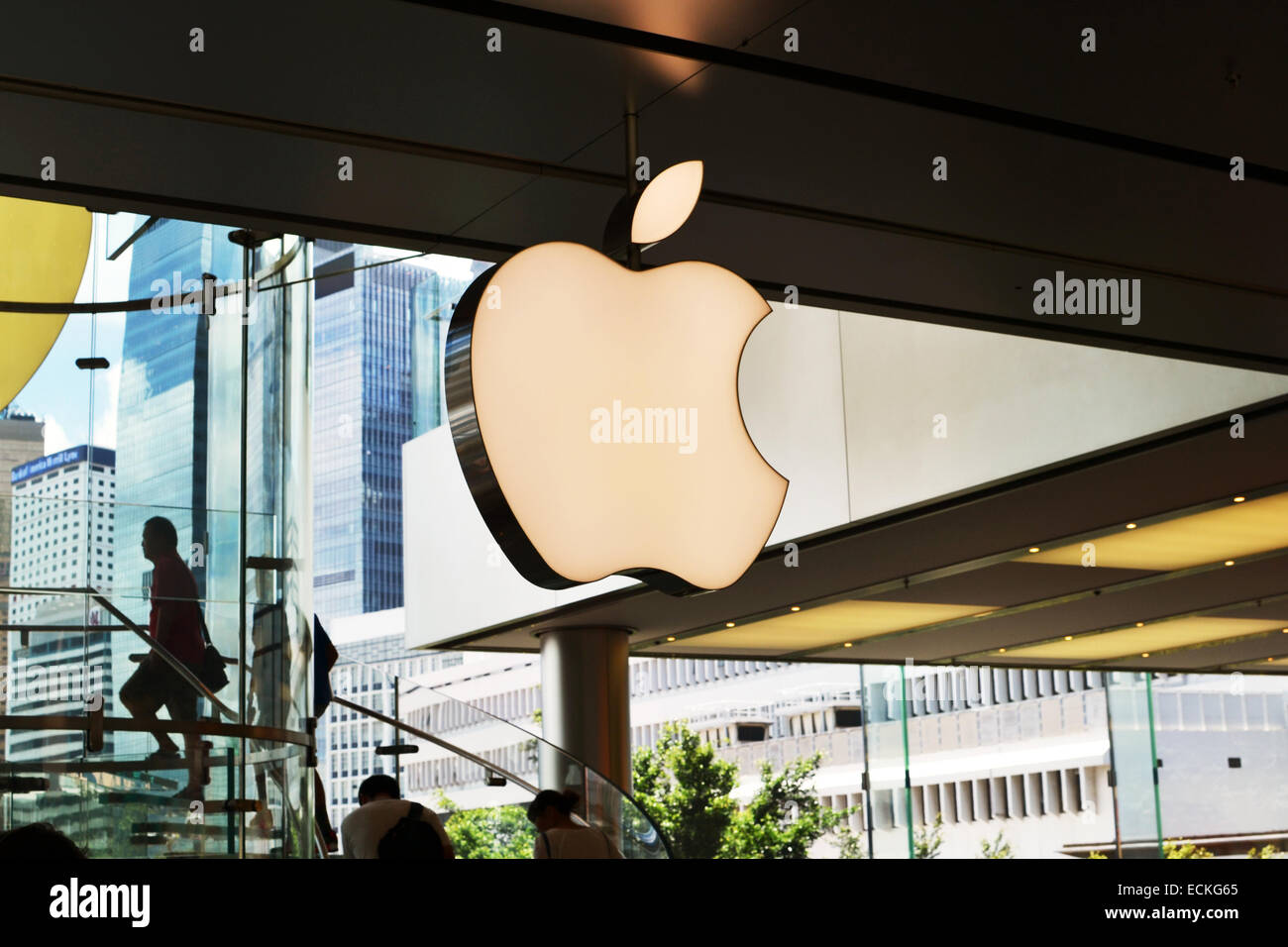 Apple showroom hi-res stock photography and images - Alamy