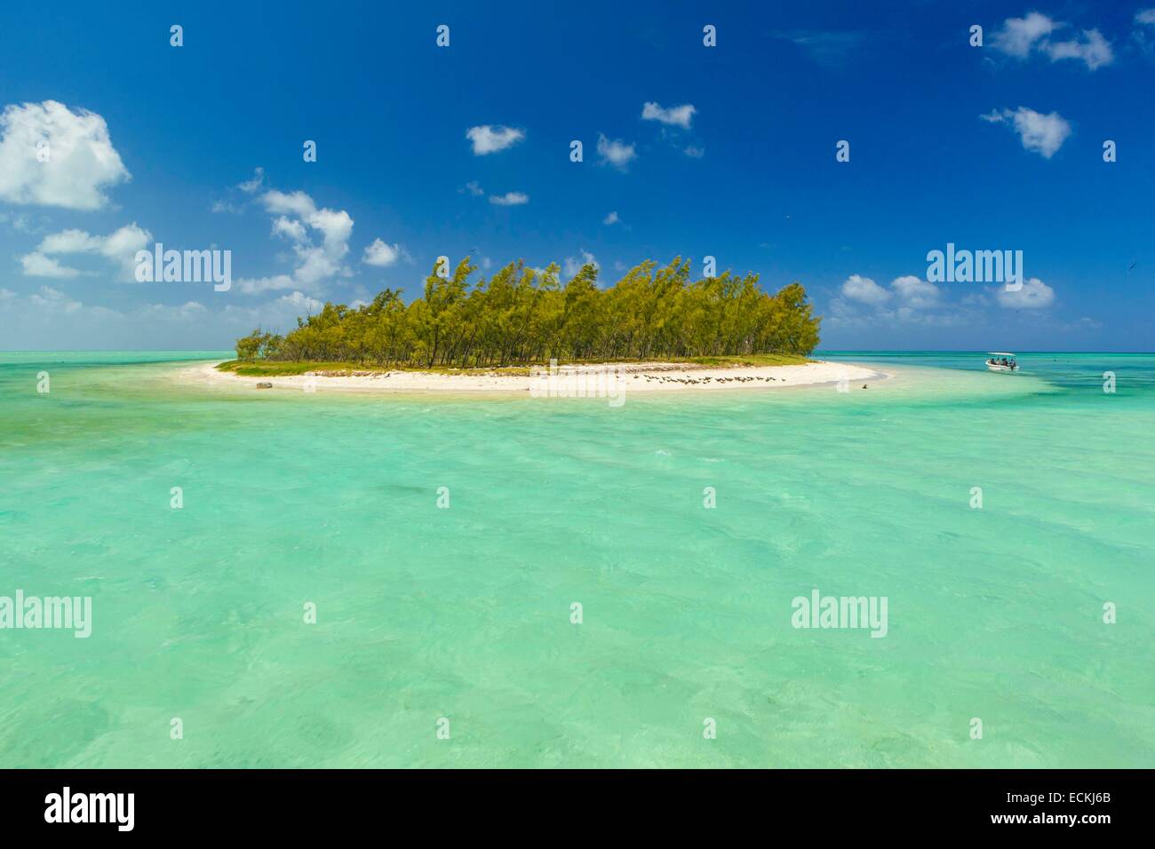 Mauritius, Rodrigues Island, Pointe Mangue, seascape, horizontal view ...