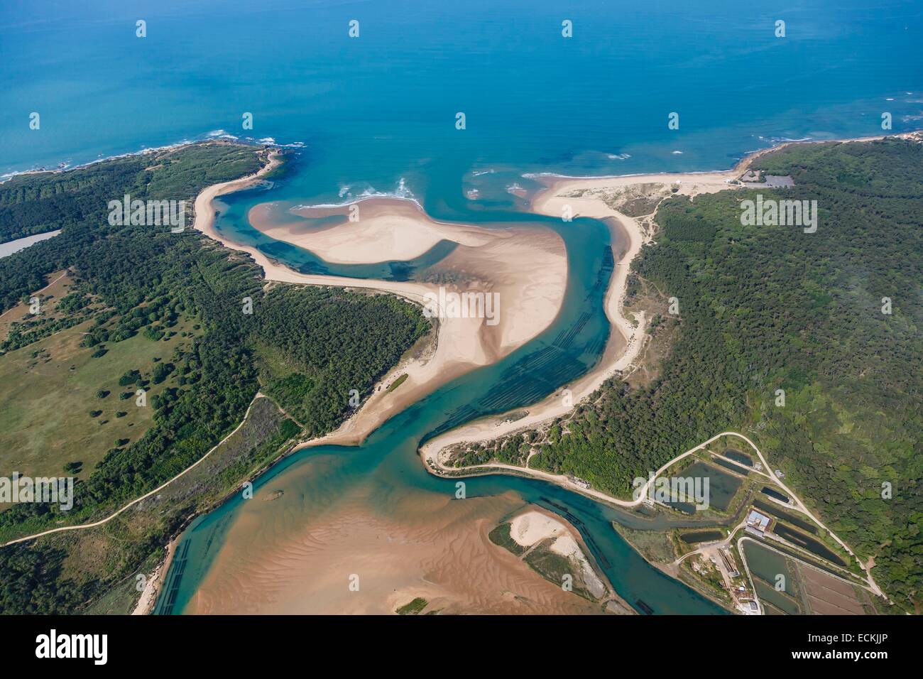 Beach veillon hi-res stock photography and images - Alamy
