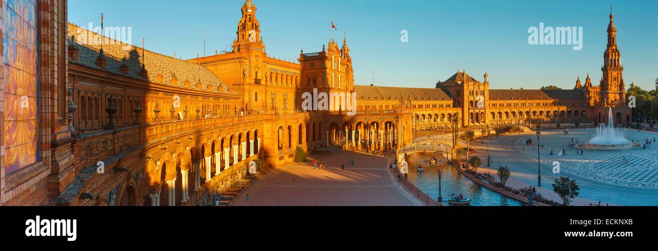Panoramic art deco street scene hi-res stock photography and images - Alamy