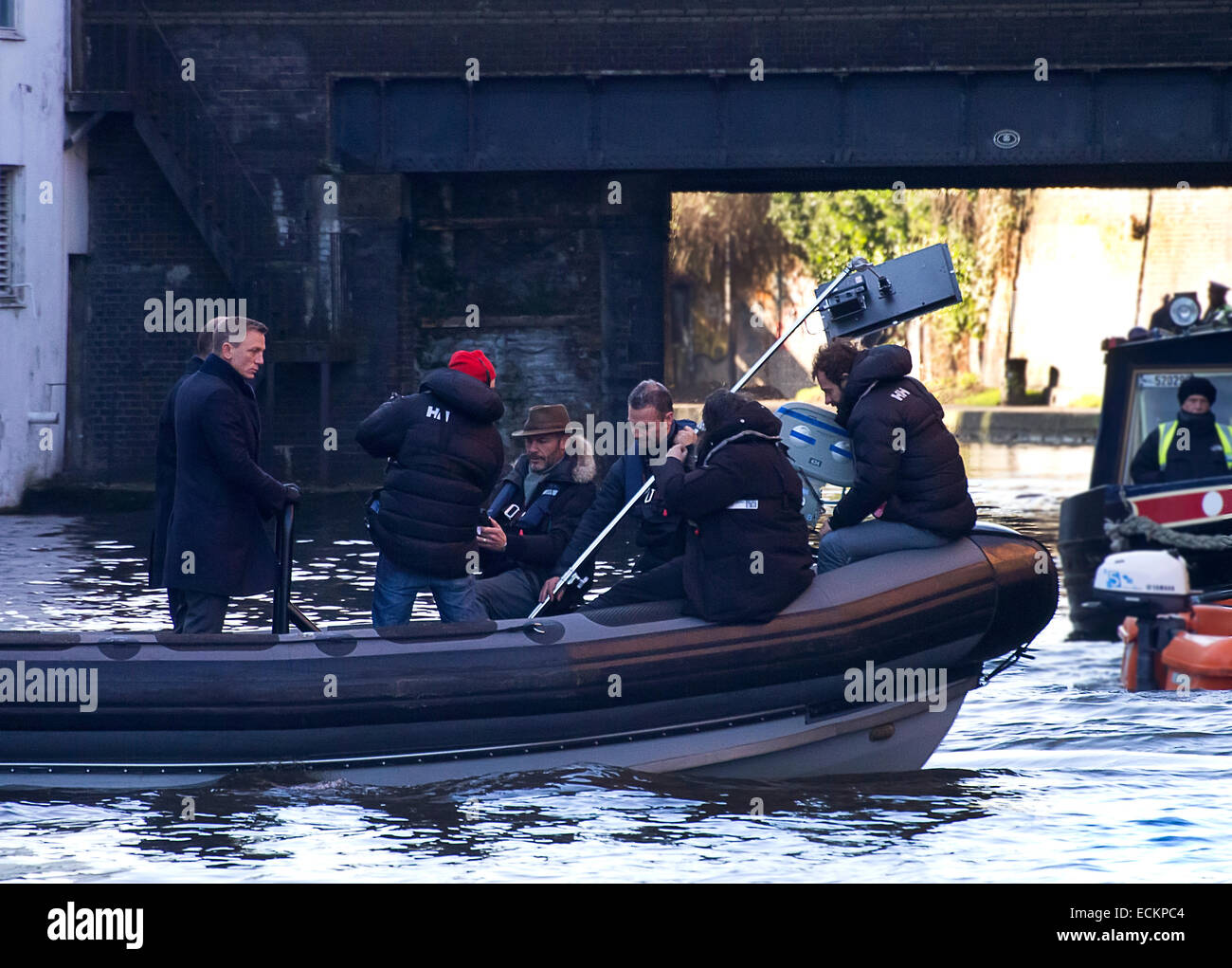 James bond daniel craig hi-res stock photography and images - Alamy