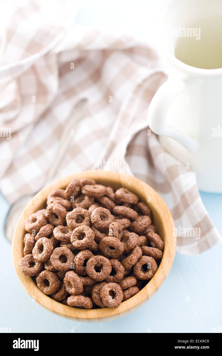 Milk chocolate ring hi-res stock photography and images - Alamy