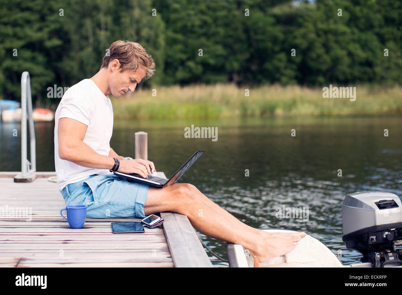 Technology works full length hi-res stock photography and images - Alamy