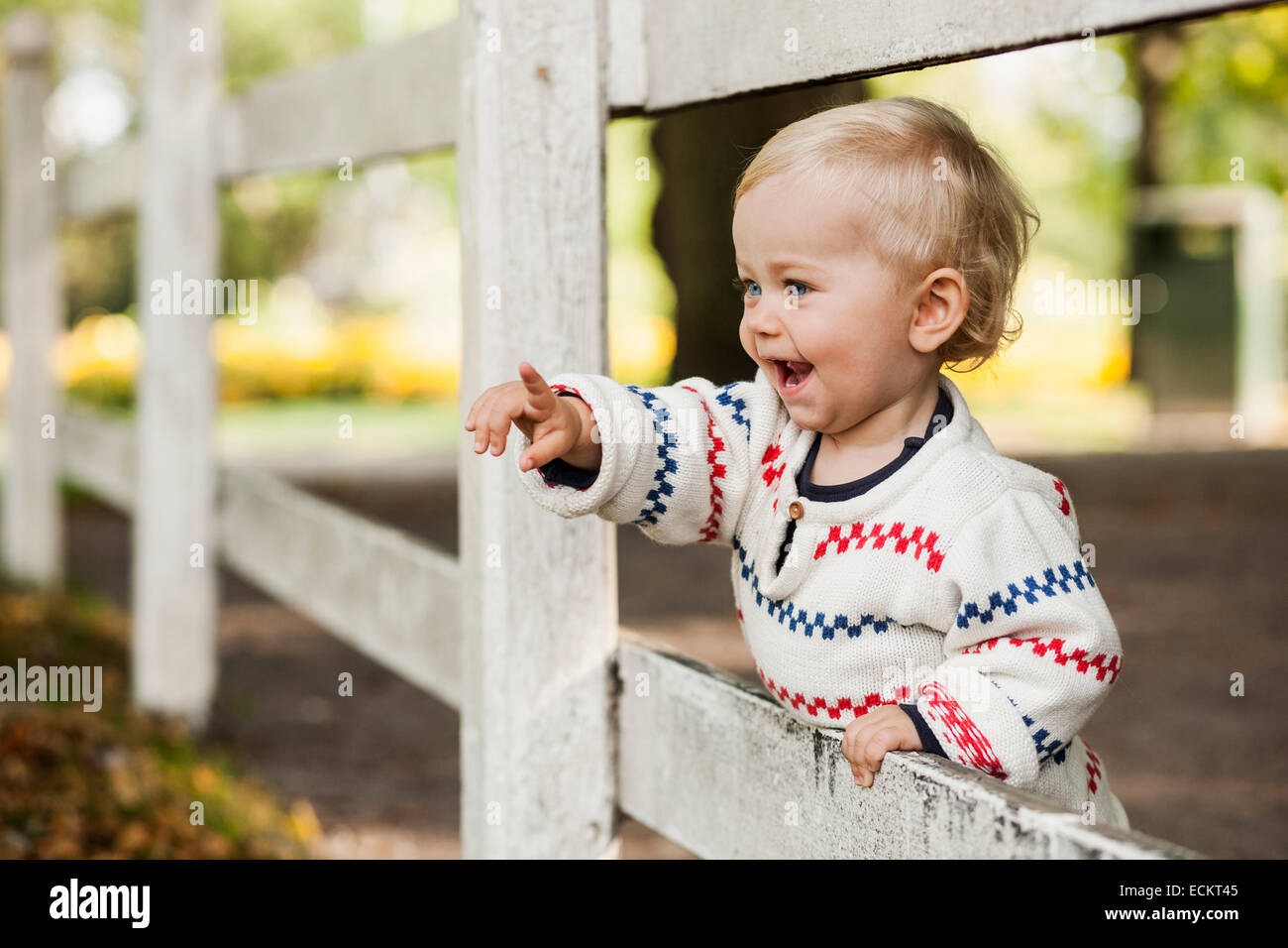 Girl jumper pointing hi-res stock photography and images - Alamy