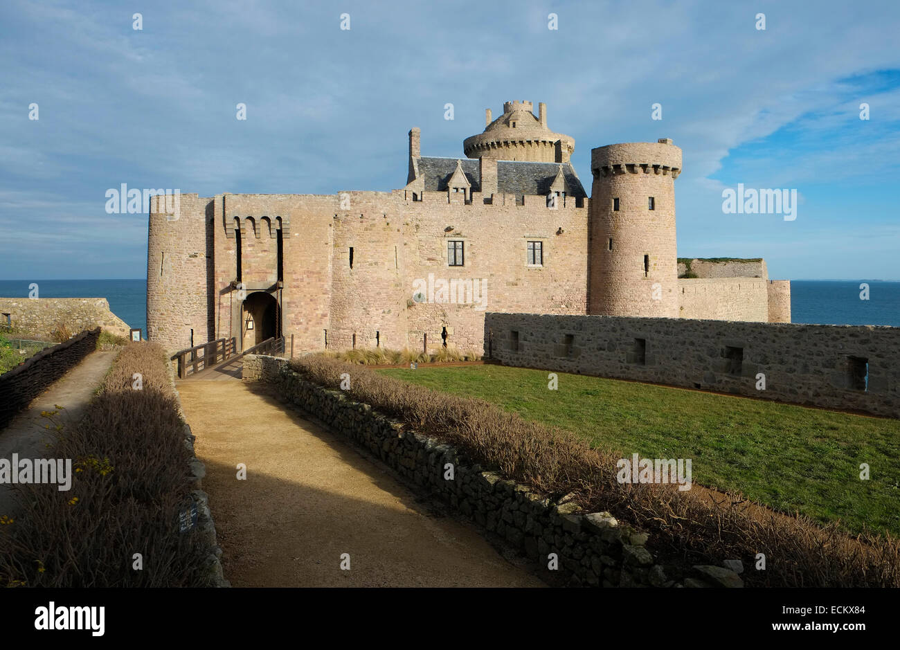 fort la latte, cap frehel, brittany, france Stock Photo - Alamy