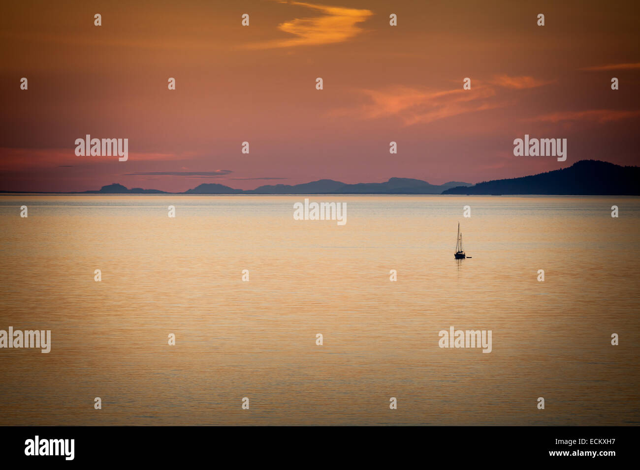 Canada boat sunset hi-res stock photography and images - Alamy