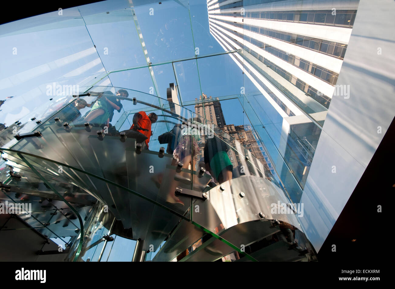 United States, New York City, Manhattan, Apple store on the 5th Avenue ...