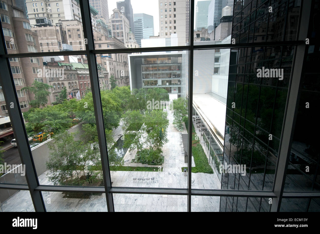 Moma new york building hi-res stock photography and images - Alamy