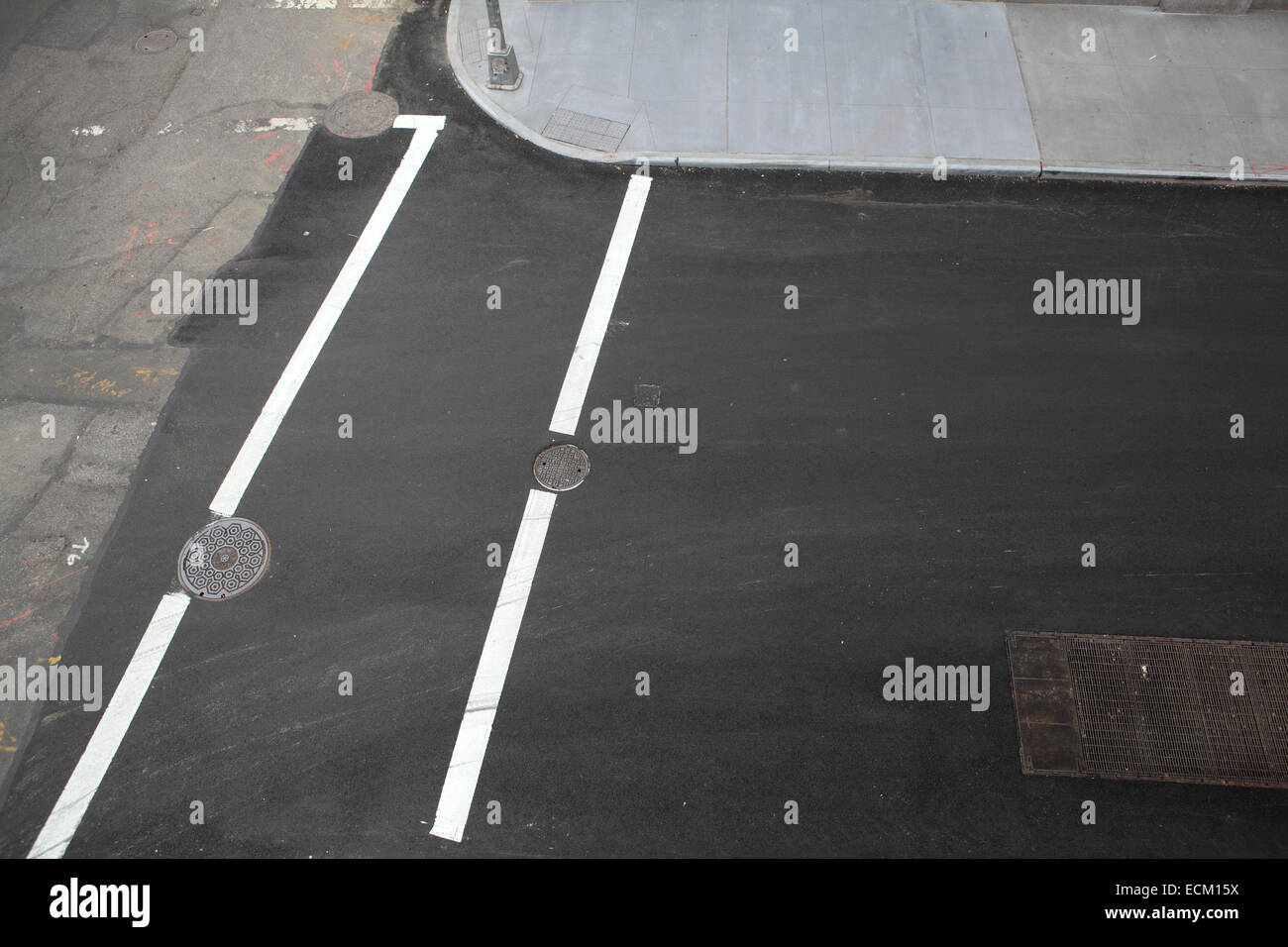 Intersection crossing markings hi-res stock photography and images - Alamy