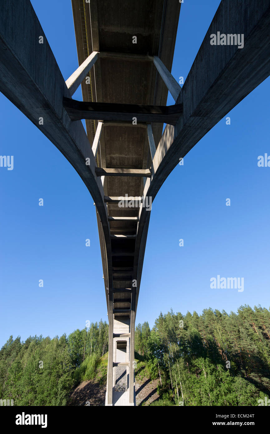 High concrete arch bridge braces hi-res stock photography and images ...