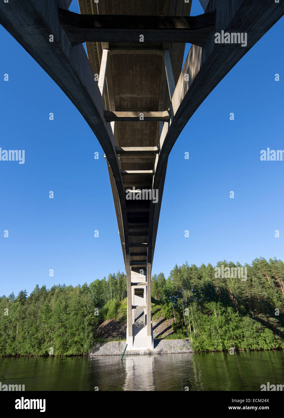 High concrete arch bridge braces hi-res stock photography and images ...