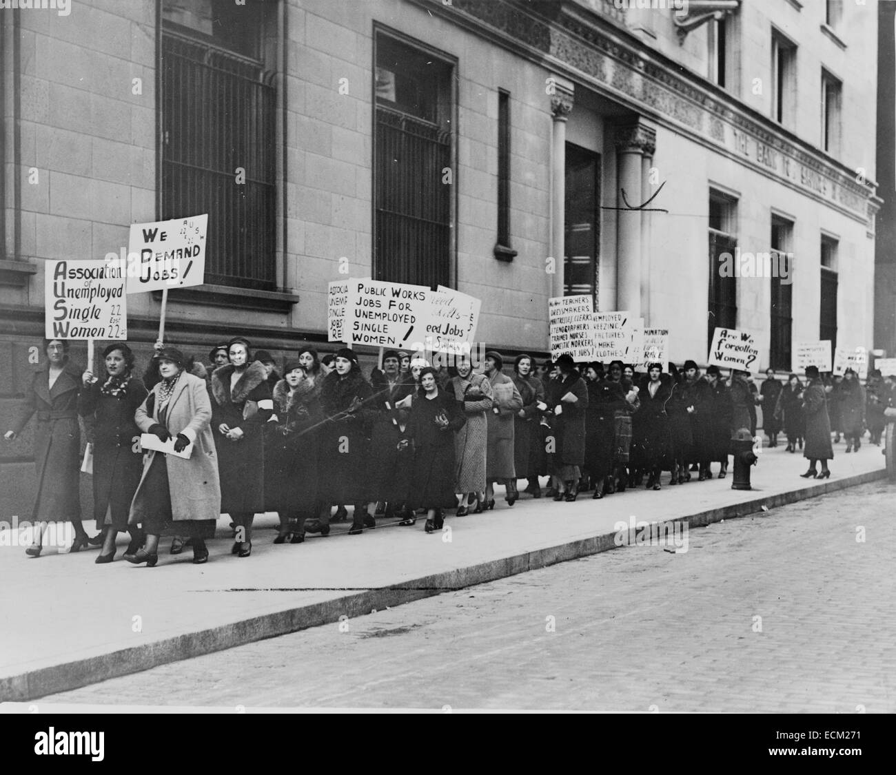 Great depression unemployment 1933 hi-res stock photography and images ...